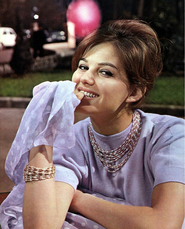 The Beauty of Youth: Iconic Photos of Claudia Cardinale from the 1950s ...
