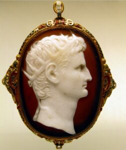 The Laurel Wreath: Symbol of Glory and Power in Ancient Rome - mysterious